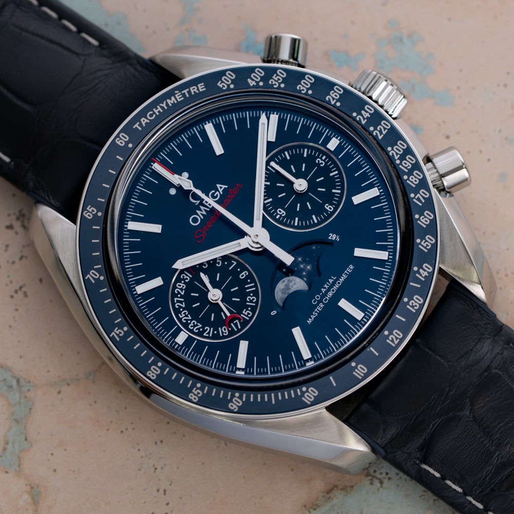 Omega Speedmaster Moonwatch Moonphase Chronograph : 304.33.44.52.03.001