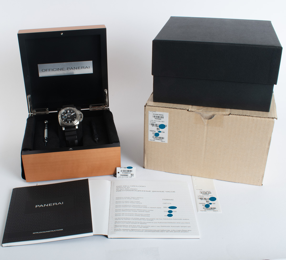 Panerai Luminor Submersible 1950 3 Days Auto 42mm : PAM 682